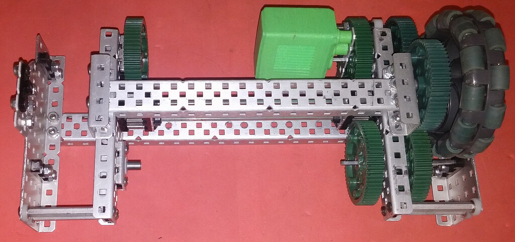 Differential transmission - power takeoff from the drivetrain motors ...