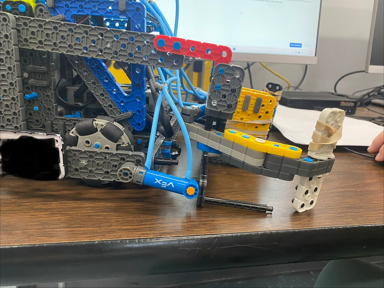 180 Pin claw cannot pick up pins - VEX IQ General Discussion - VEX Forum