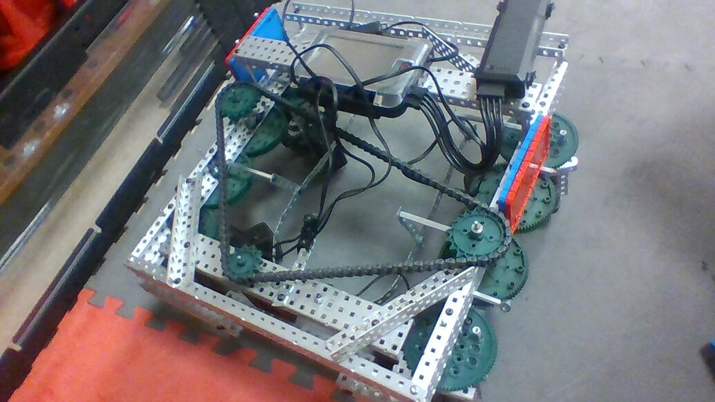 Variable angle holonomic drivetrain / shifting X-drive / shifting X ...