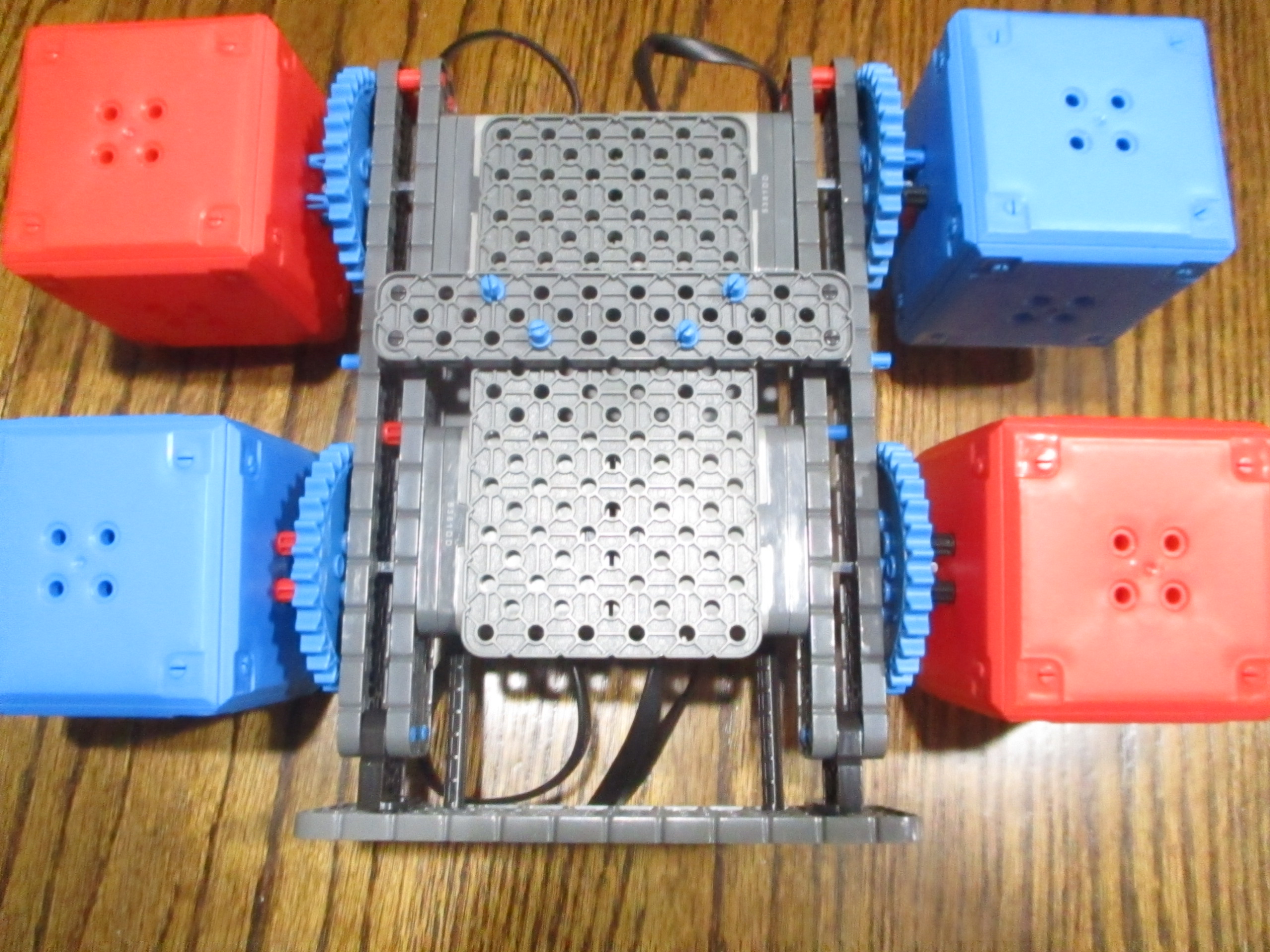 I used square wheels! - VEX IQ Robot Showcase - VEX Forum