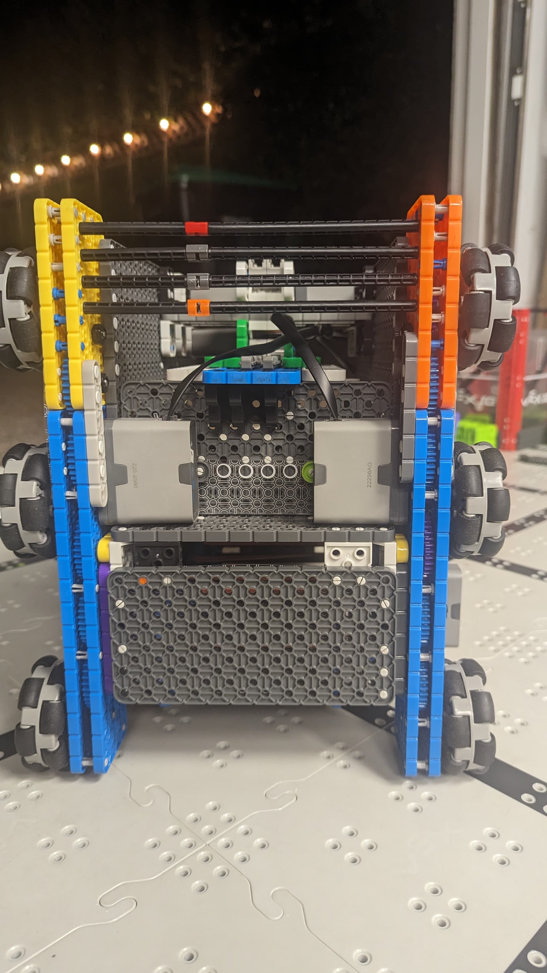 Robot never stops turning around even if put a "Stop driving" block ...